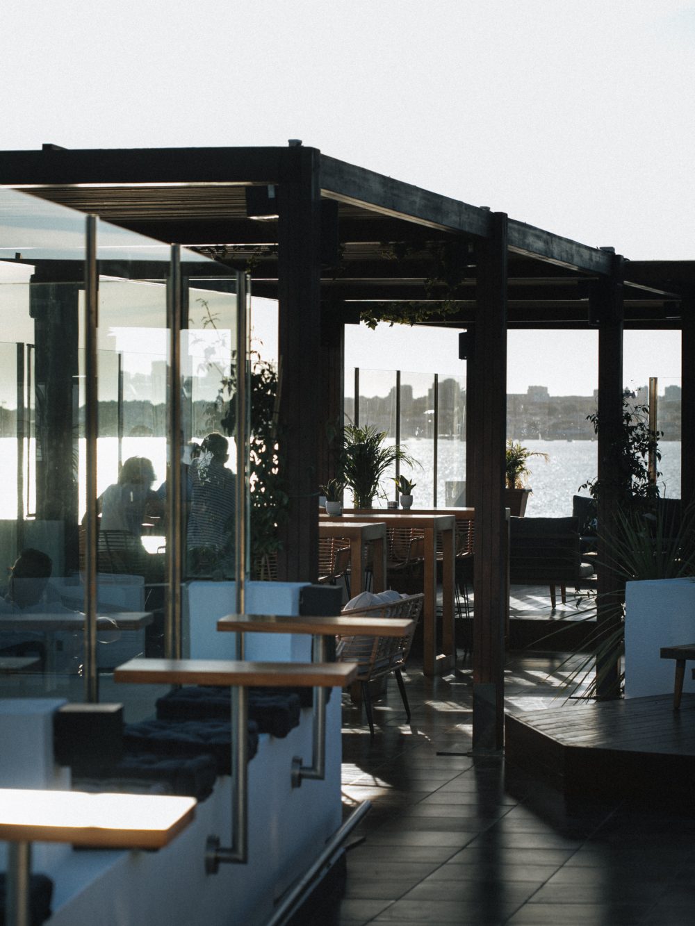 O novo Liquid Lounge Bar vai dar o que falar(e o que beber) – LuxWOMAN