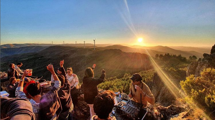 A Goat Community junta natureza e música – LuxWOMAN